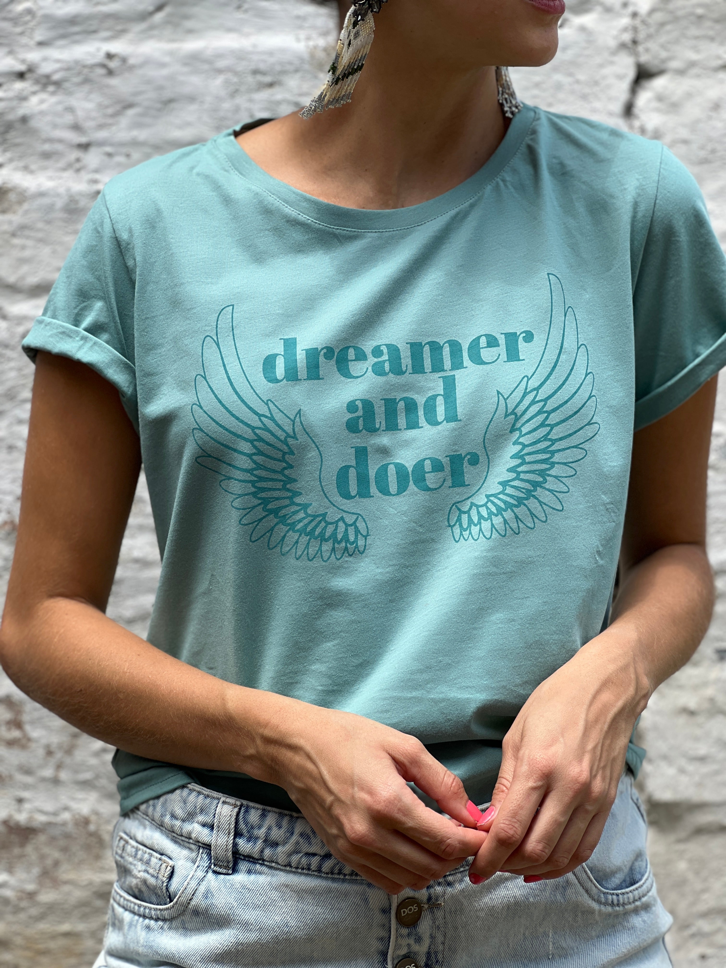 Dreamer and doer – Dos Historias